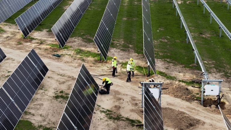 Apple aumenta la inversión en energía y agua limpias en todo el mundo ...
